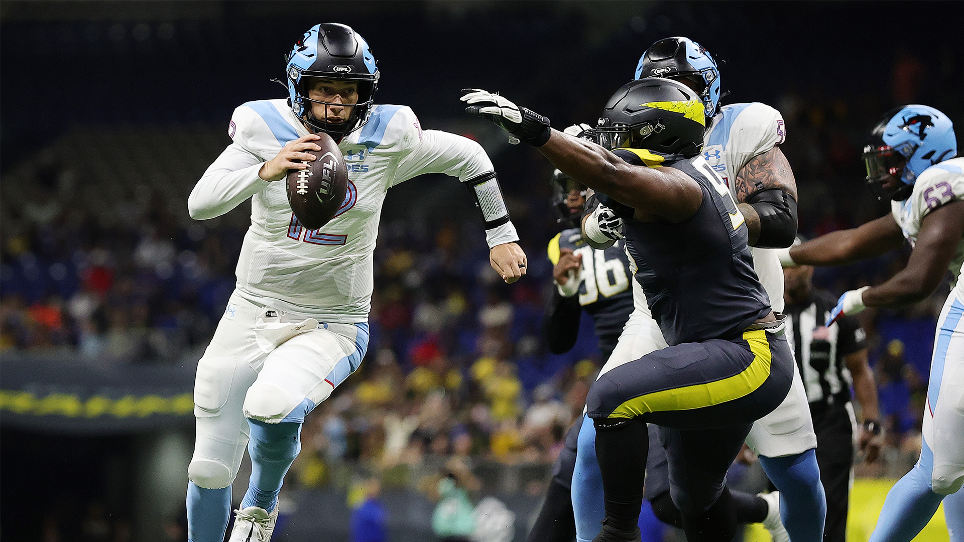 Arlington Quarterback Luis Perez Named Week Ten Pizza Hut Offensive ...