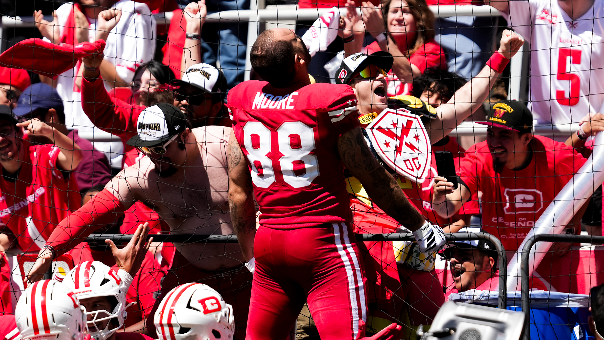 Defenders Cruise Past Houston in Record-Setting Victory