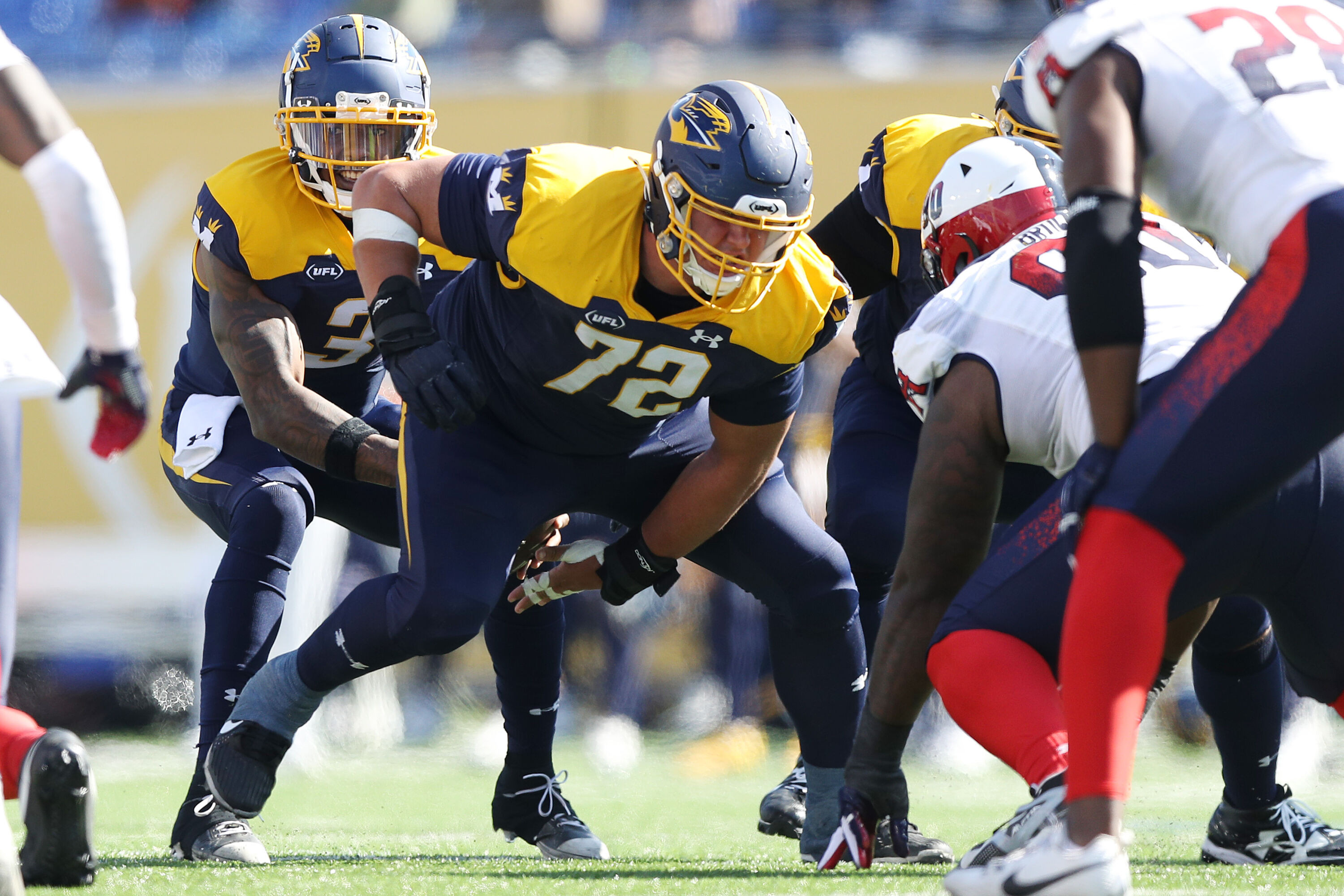 Memphis Showboats center Alec Lindstrom signs with New England Patriots